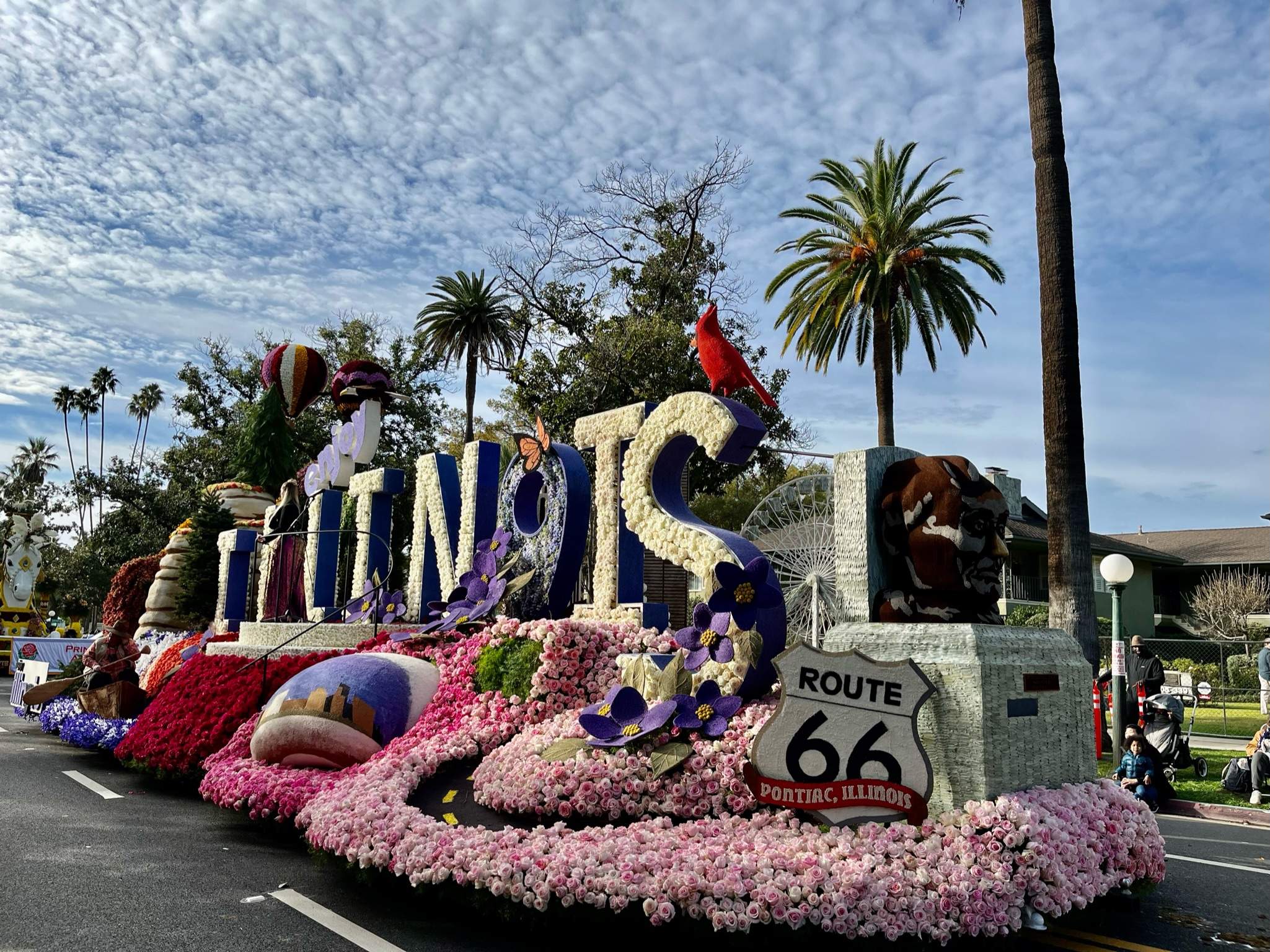 Illinois Office of Tourism “Enjoy Illinois” Reveals “The Middle of Everything” Float for 134th ...